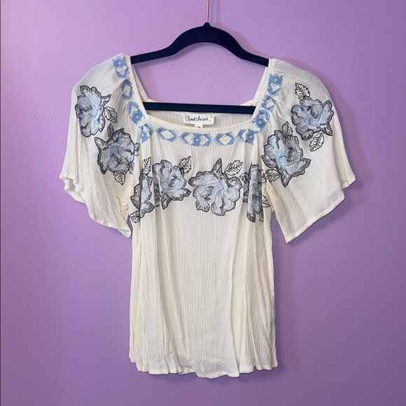 Violet & Claire | Tops | Violet Claire Cream And Blue Puff Sleeve ...